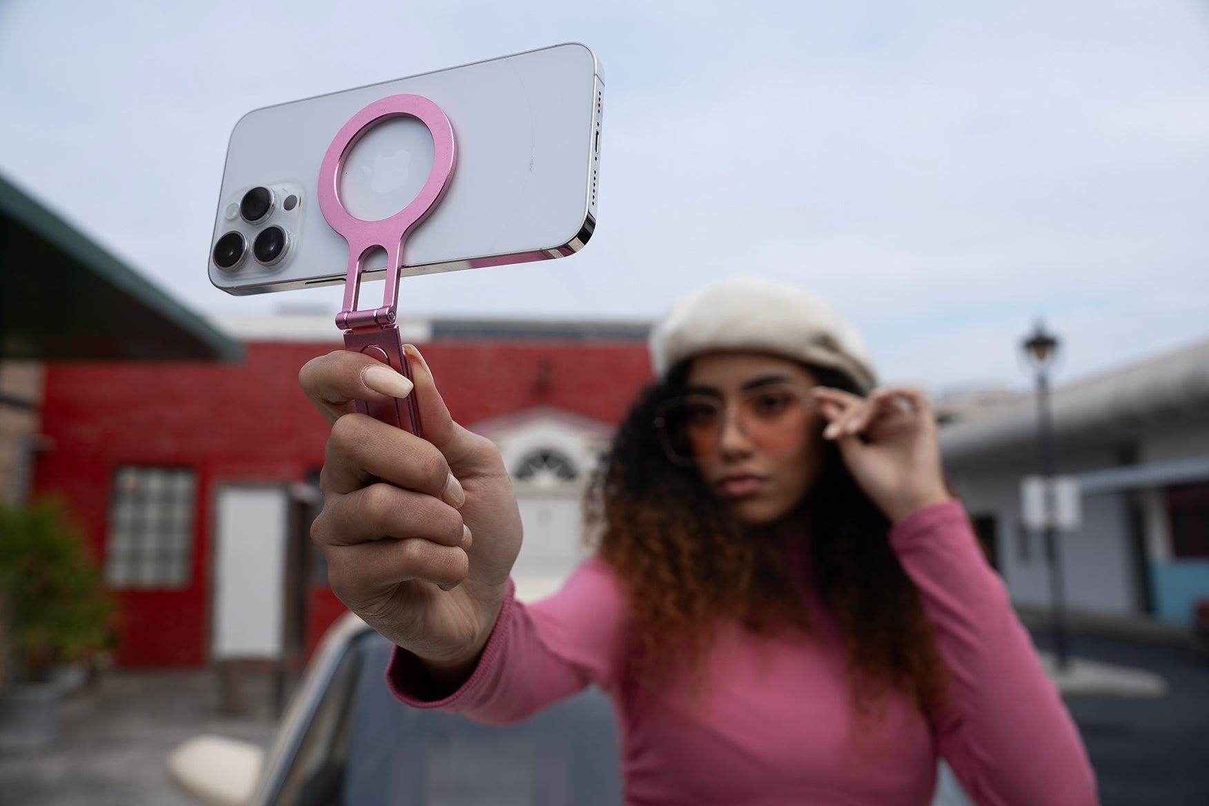 Unveiling the Multifunctional Applications of the Lumipia Phone Stand